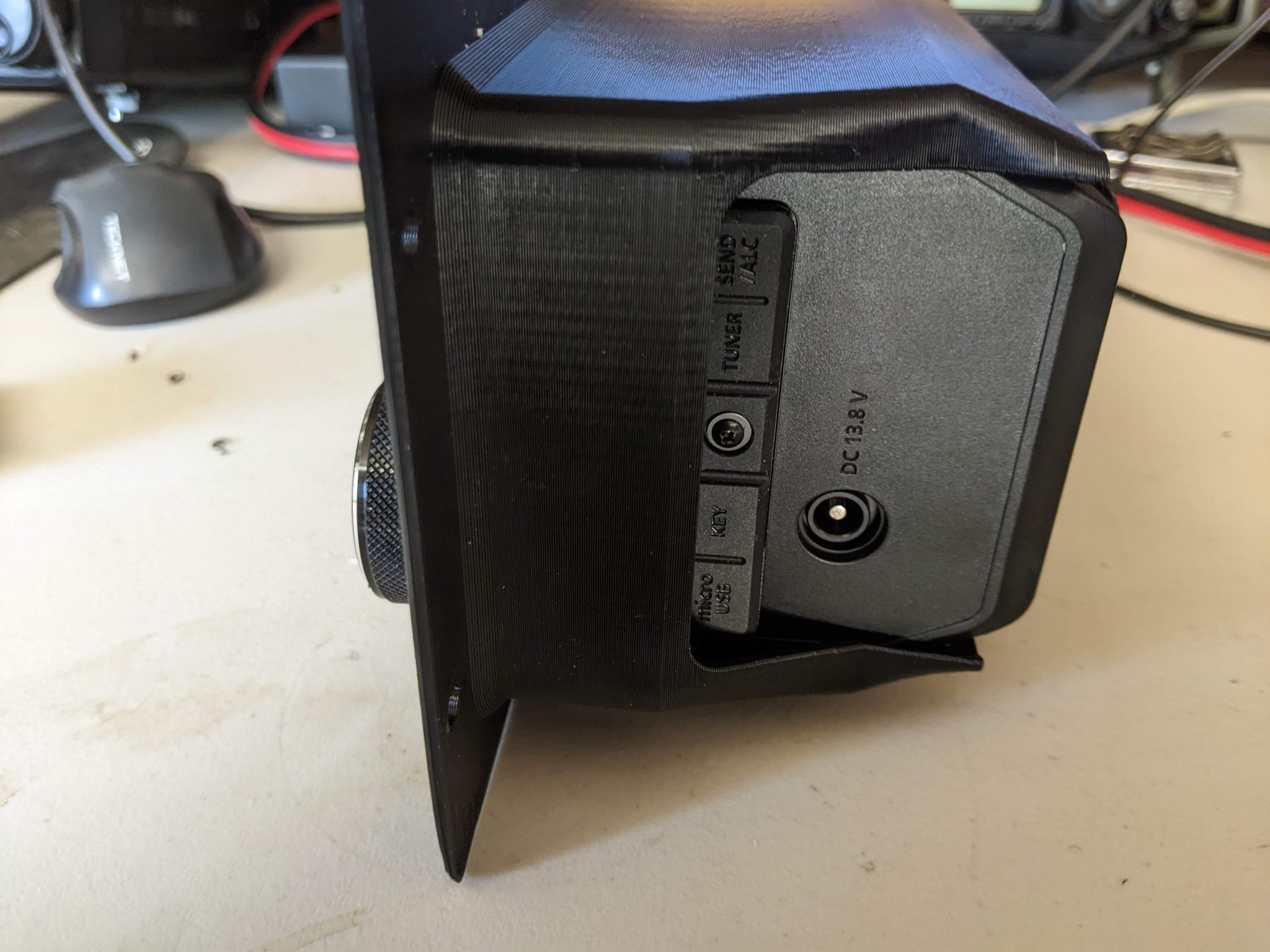 Icom IC-705/IC-905 Bulkhead Mount/Adapter - Schipsoft.com